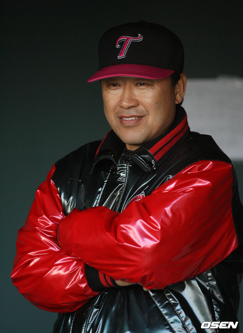 LG-한화 KS 1차전, 1990년 LG 우승 이끈 김재박 前감독 시구…애국가 이창섭 - OSEN