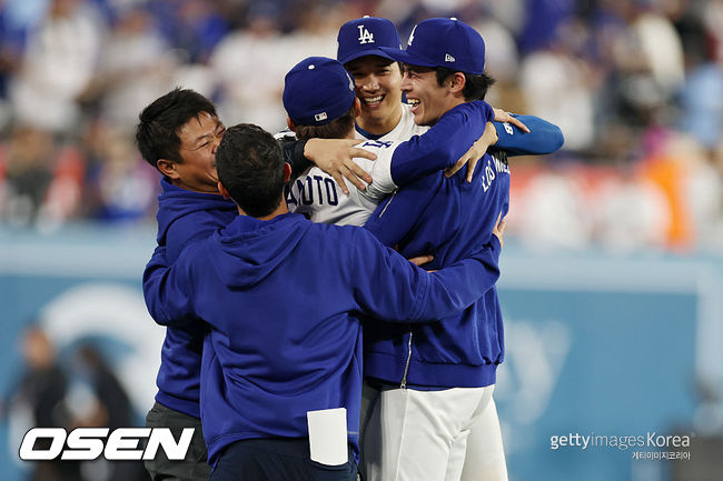 "야마모토 쉬게 해야 해!" 105구 완투하고 또?...역대 최초 WS 끝내기포 2방, 18회 혈투 어떻게 끝냈나 - OSEN