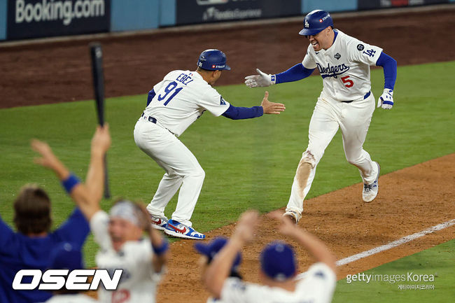 "야마모토 쉬게 해야 해!" 105구 완투하고 또?...역대 최초 WS 끝내기포 2방, 18회 혈투 어떻게 끝냈나 - OSEN