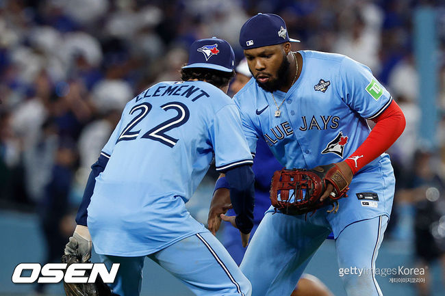 49번의 역전극 경험, 18이닝 충격 패배 씻었다…32년 만의 WS 무대서 "지금껏 최고의 역전승" - OSEN