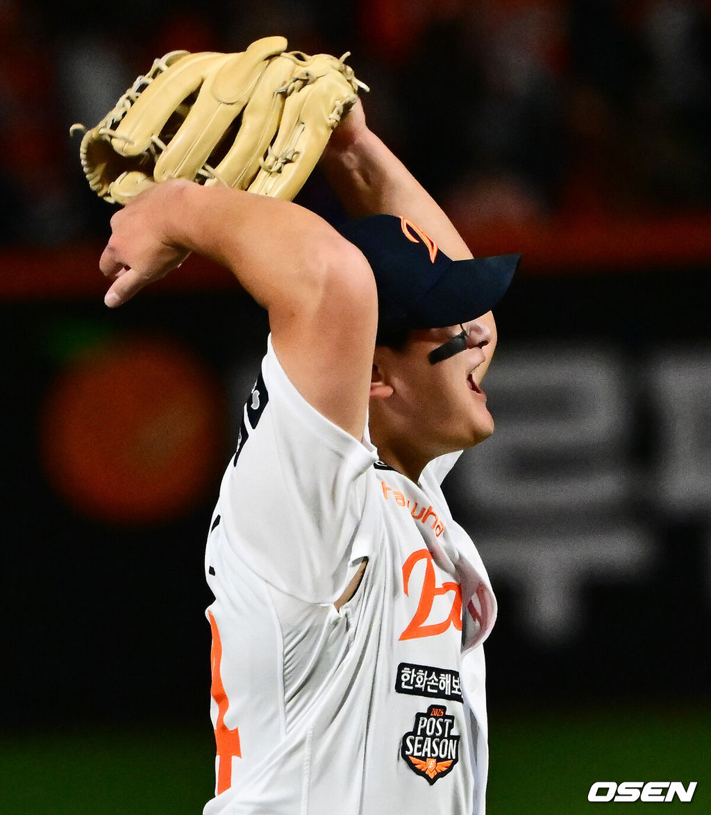 "동주 형한테 미안했다" 김서현 눈물 펑펑, 얼마나 마음 고생 심했으면…19년 만에 한화 KS 승리투수 '대반전 감격' [KS3] - OSEN