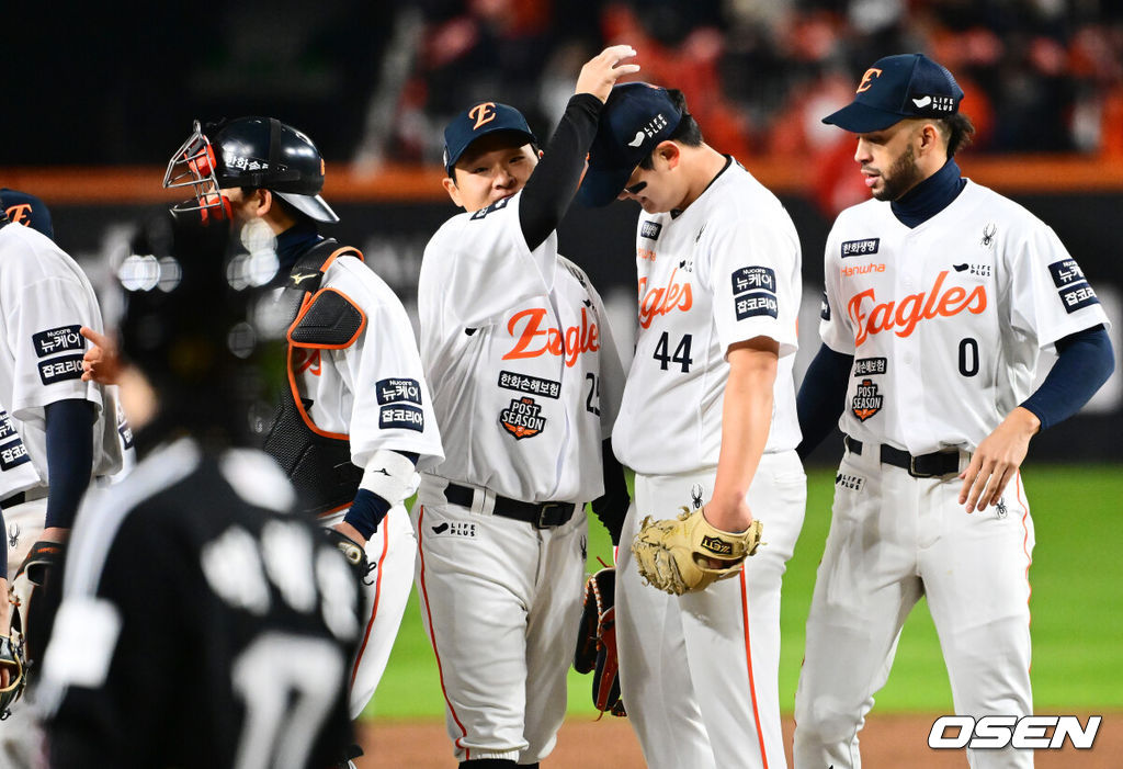 "동주 형한테 미안했다" 김서현 눈물 펑펑, 얼마나 마음 고생 심했으면…19년 만에 한화 KS 승리투수 '대반전 감격' [KS3] - OSEN