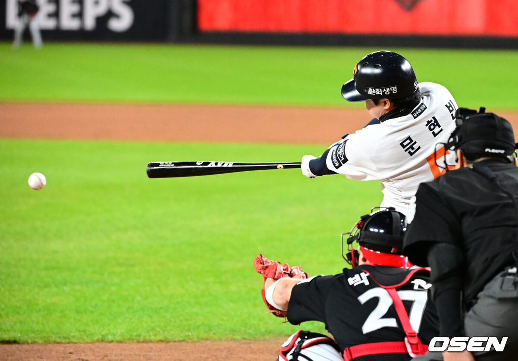 "문현빈 나오면 항상 긴장된다" 첫 가을 맞아? LG가 가장 두려워하는 타자, PS 신기록 만들 기세 - OSEN