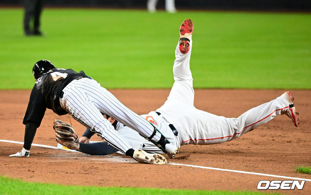 무협 영화 뺨친 3루 혈투…노시환-신민재, 집중력이 빚어낸 명장면[지형준의 Behind] - OSEN