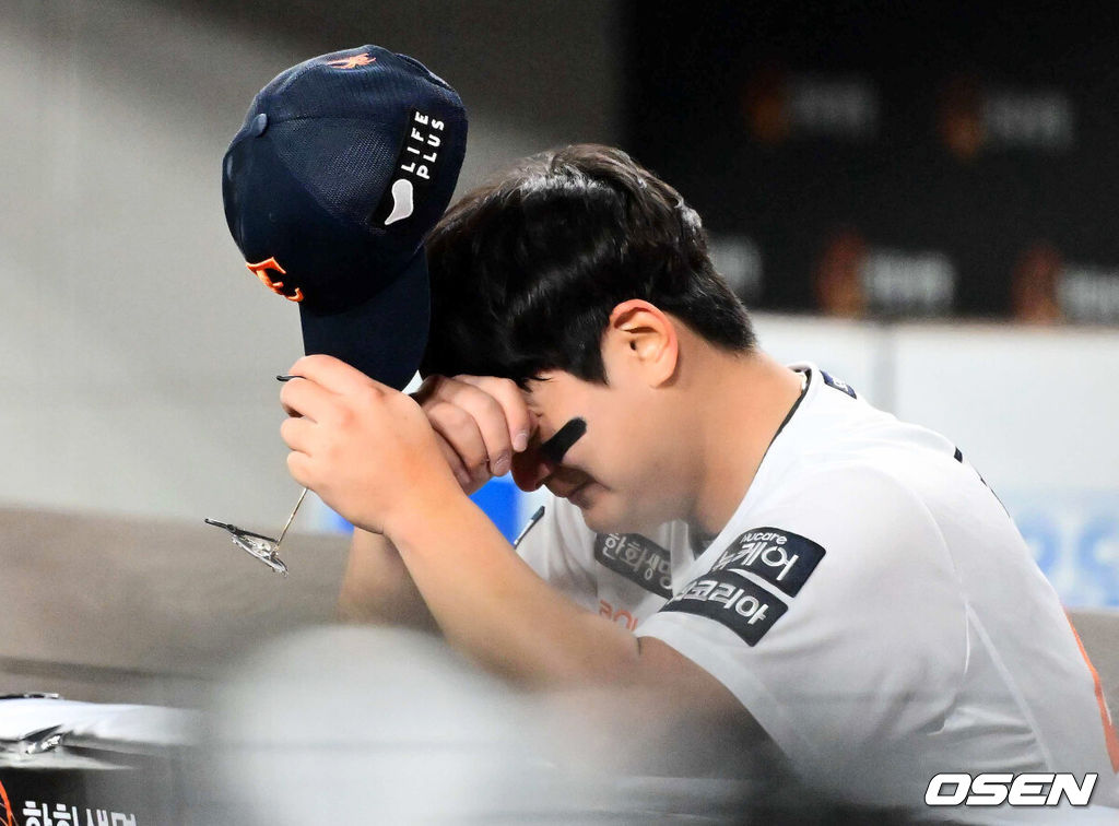 "선수들한테 심한 말 많더라, 감독 못지않은 스트레스를…" 김서현 눈물 본 김경문 감독, 3연투도 예고했다 [KS4] - OSEN