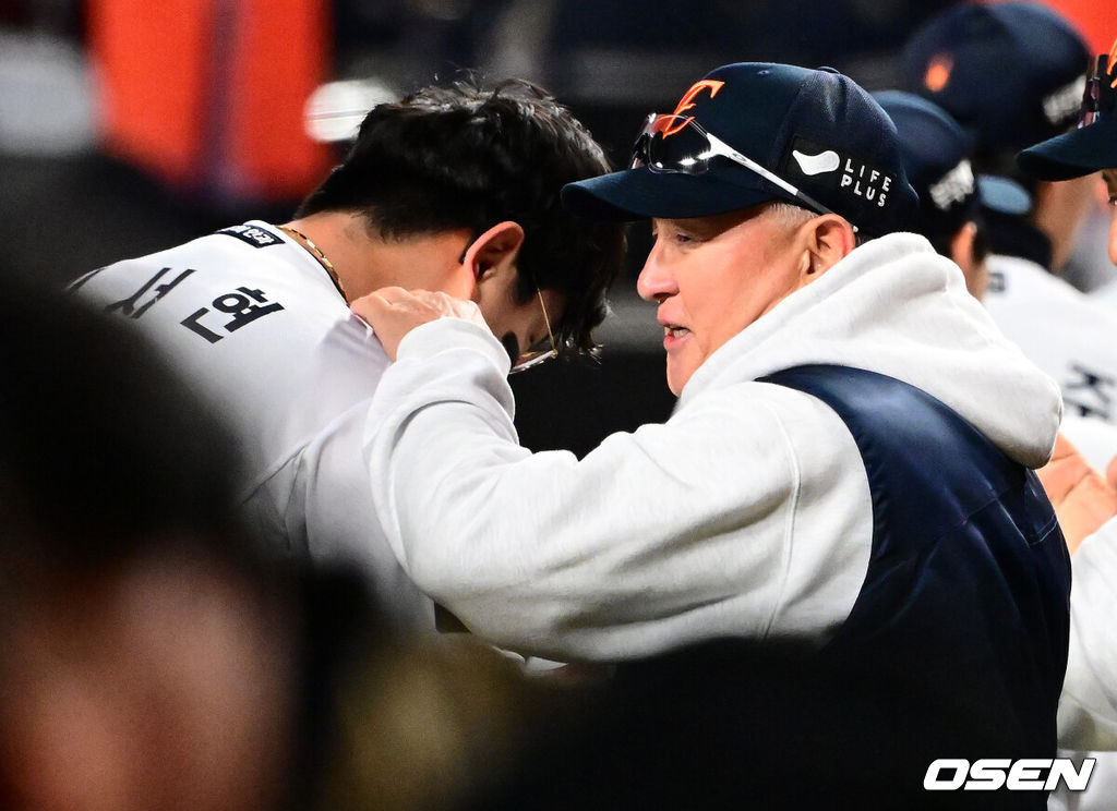 "선수들한테 심한 말 많더라, 감독 못지않은 스트레스를…" 김서현 눈물 본 김경문 감독, 3연투도 예고했다 [KS4] - OSEN