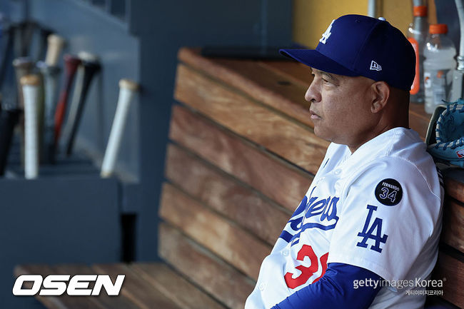 로버츠는 외면하는데, 여론이 김혜성을 원한다…"진짜 PS 데뷔 보고싶다, WS 새로운 영웅 될 수도" - OSEN