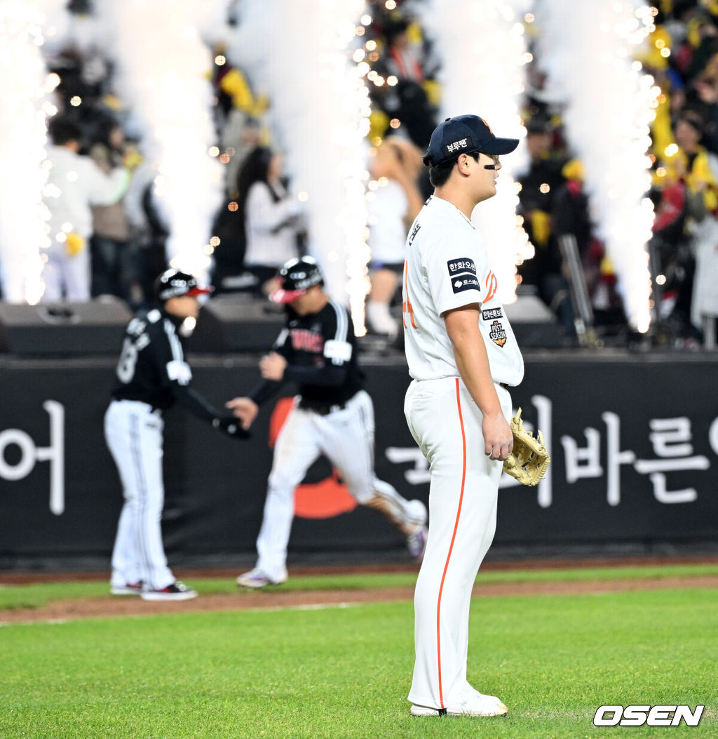 1위 좌절→PO1 진땀승→PO4 참사→KS4 재앙…김서현 10월 ERA 20.77, 누가 특급 마무리를 B급 투수로 만들었나 - OSEN