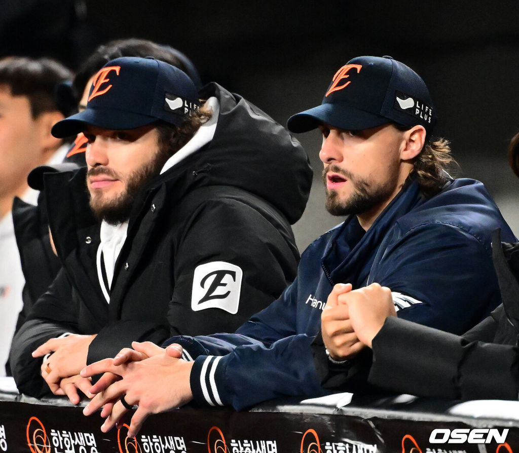 와이스 오죽하면 투수 교체 거부했을까, 투혼에도 한화 벼랑 끝 몰렸다 “못 이겨서 너무 아쉬워, 문동주 믿는다” [KS5] - OSEN