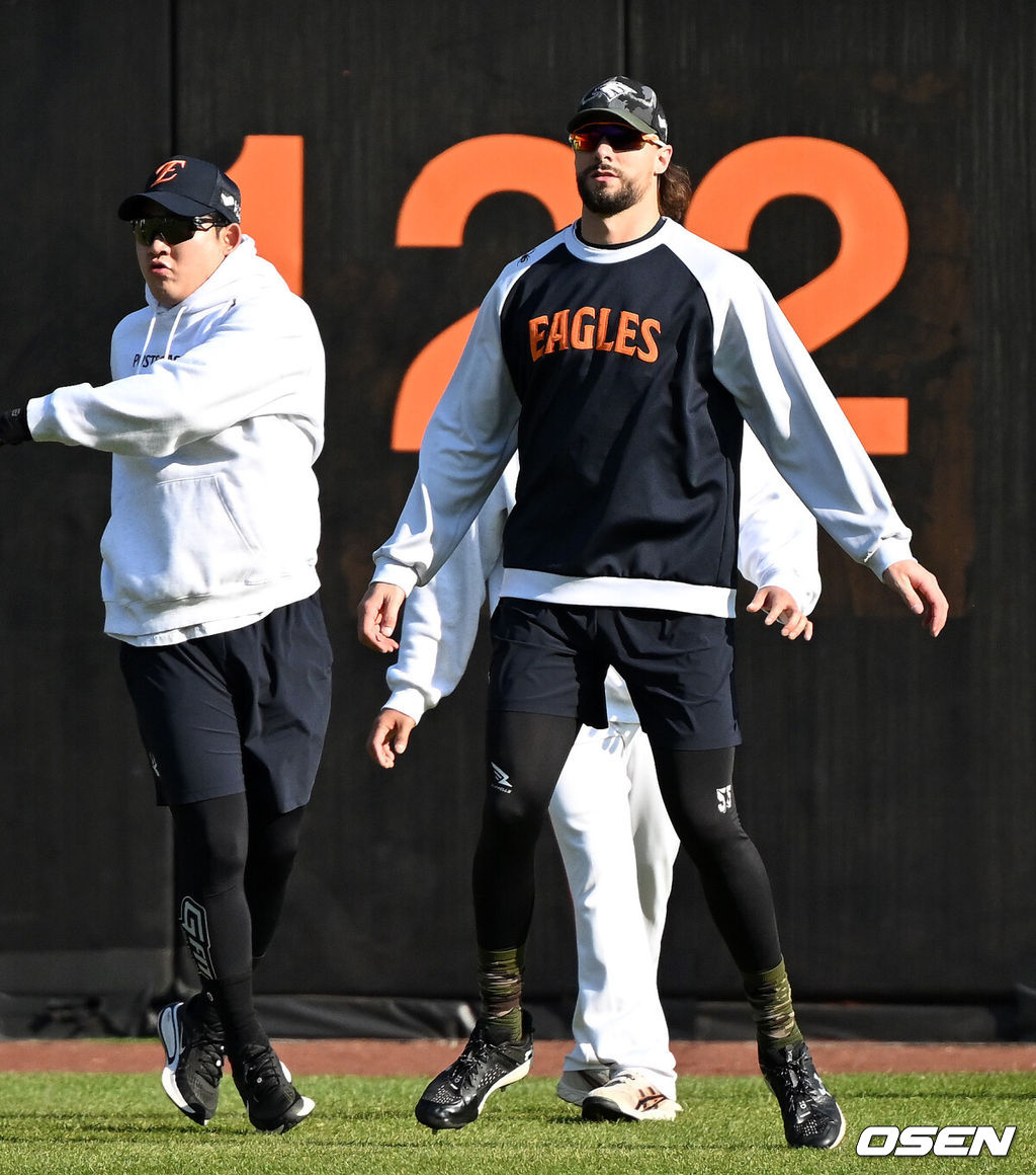 와이스 오죽하면 투수 교체 거부했을까, 투혼에도 한화 벼랑 끝 몰렸다 “못 이겨서 너무 아쉬워, 문동주 믿는다” [KS5] - OSEN