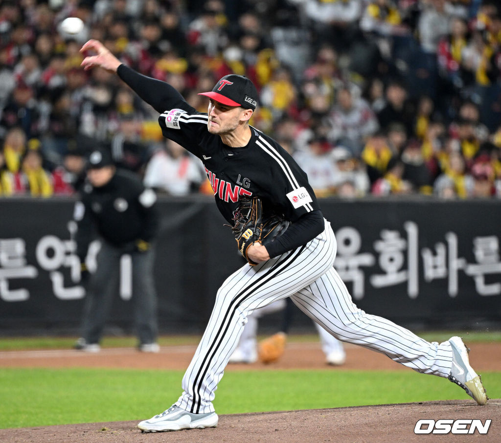 염갈량이 무릎 꿇고 부탁하다니, '연봉 4억' 대체 외인이 우승 청부사였네, KBO 5번째 대기록 세우다 [KS5] - OSEN