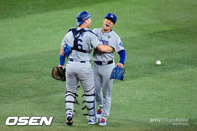 "야마모토는 G.O.A.T!" 3억2500만 달러도 부족하다...96구 선발승→다음날 또 34구 무실점, 헹가레 투수 자격 충분했다 [WS7] - OSEN