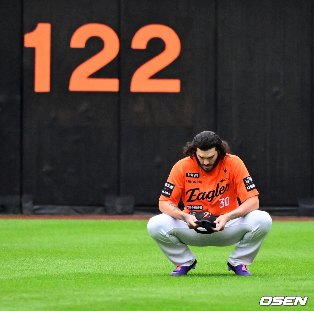 "한화에서 전환점, 페디 215억 넘어도 놀랍지 않아"…폰세 향한 ML 강력 러브콜 임박, 한화는 지킬 수 있을까 - OSEN