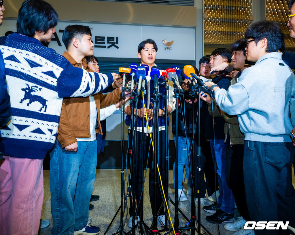 ‘韓 야수 최초 WS 제패’ 김혜성 금의환향에도 왜 스스로 깎아내렸나, “첫해 점수는 30점, 이유? 그냥 만족 못해서” [일문일답] - OSEN