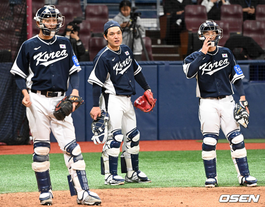 LG·한화 선수 모두 쉬는데 왜 최재훈이 체코 1차전 포수일까 “WBC 구상에 포함된 선수, 국제대회 활약 보고 싶어” [오!쎈 고척] - OSEN