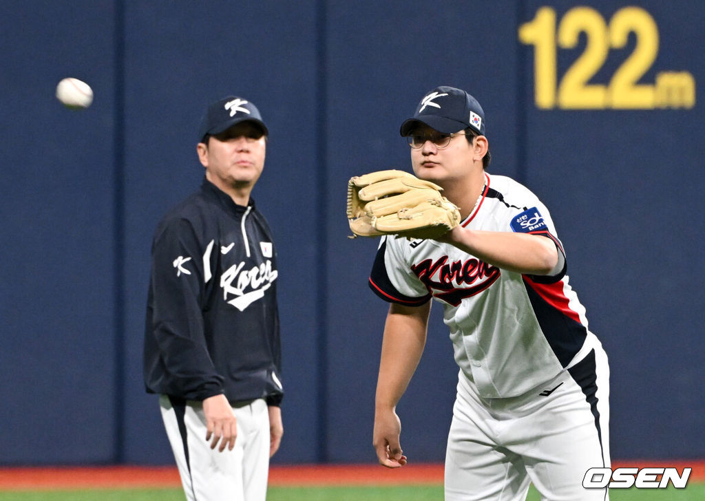 “위로 해줄게 있나요?” 1년 선배 문동주는 김서현 걱정 안 한다 “밥 잘 먹고…” - OSEN