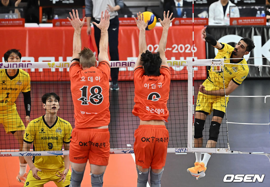 야쿱 개인 최다 26점 폭격, KB손보 선두 탈환, 대한항공-현대캐피탈 2강 구도 균열 내나 - OSEN