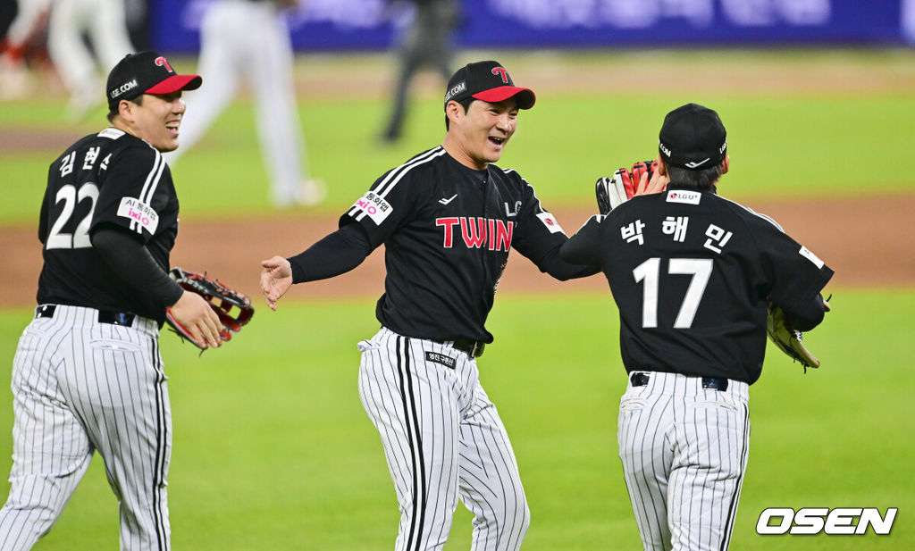 ‘김현수는 두산, 박해민은 KT’ 우승팀 LG, 최악 상황이다, 왜 FA 한 명도 장담하지 못할까 - OSEN