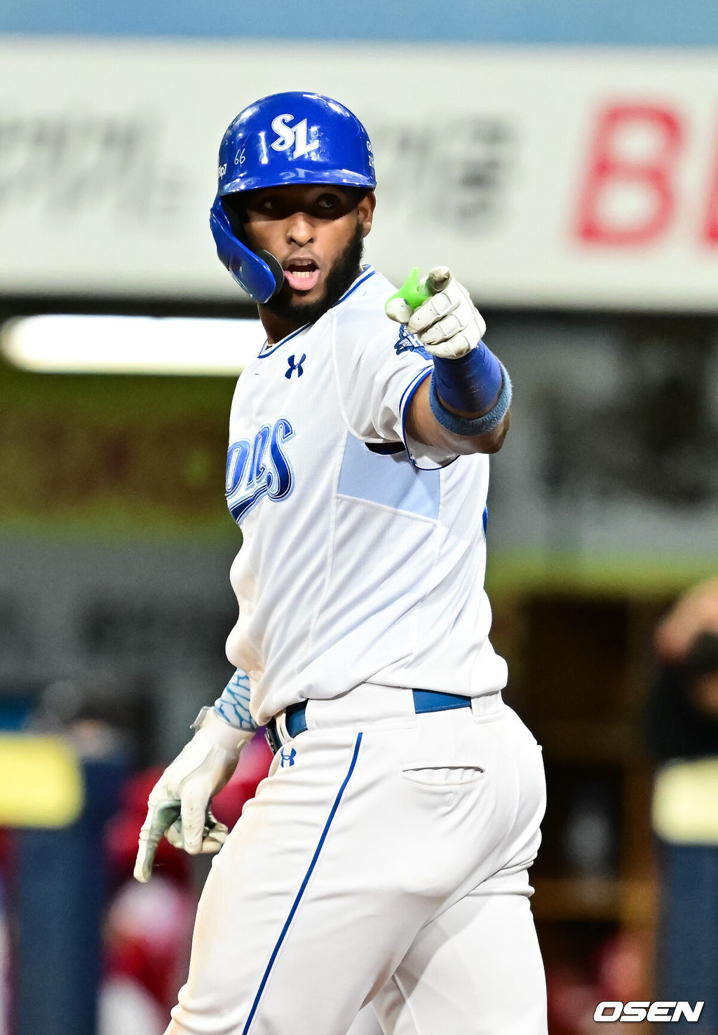 KBO 최초 50홈런-150타점에 수비상까지…'3관왕' 디아즈, 오타니급 상복 터진 괴물 1루수 - OSEN