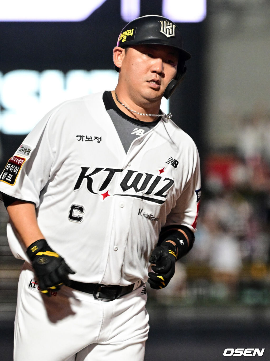 주전 포수 FA 미계약인데, KT 왜 백업부터 10억에 데려왔을까 “장성우 잔류 원해, 곧 만날 계획” - OSEN