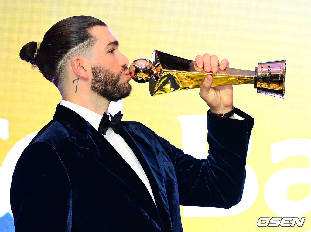 [사진]폰세, 예상대로 MVP - OSEN