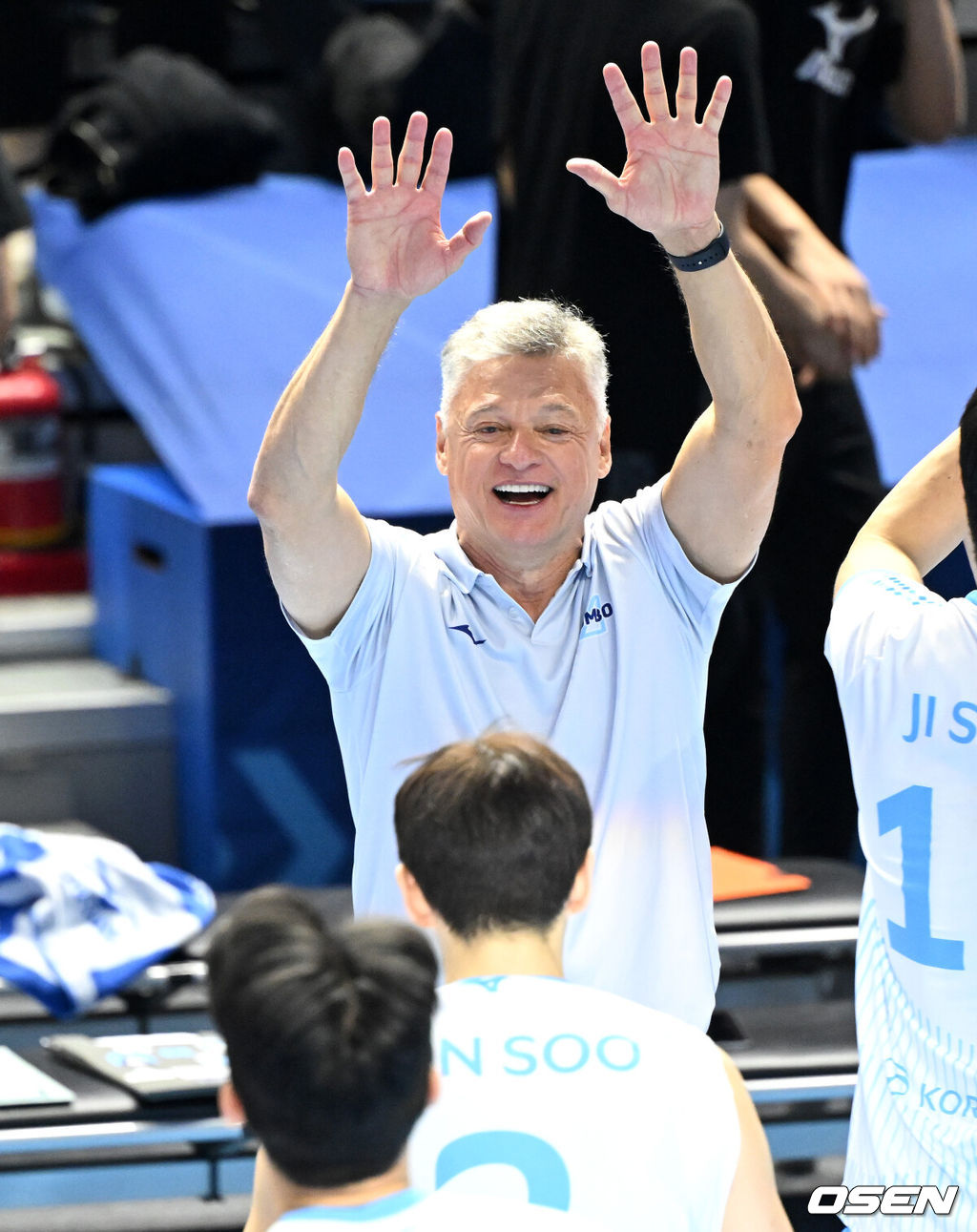 ‘승승승승승승승’ 1위 수성한 헤난 감독 “러셀, 공격·서브·블로킹 잘했지만 가장 칭찬하고 싶은 건 수비” [오!쎈 인천] - OSEN