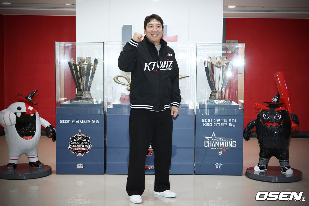 ‘김현수 떠난 빈자리’ LG는 C등급 FA 관심 있을까, 차명석 단장이 답하다 - OSEN