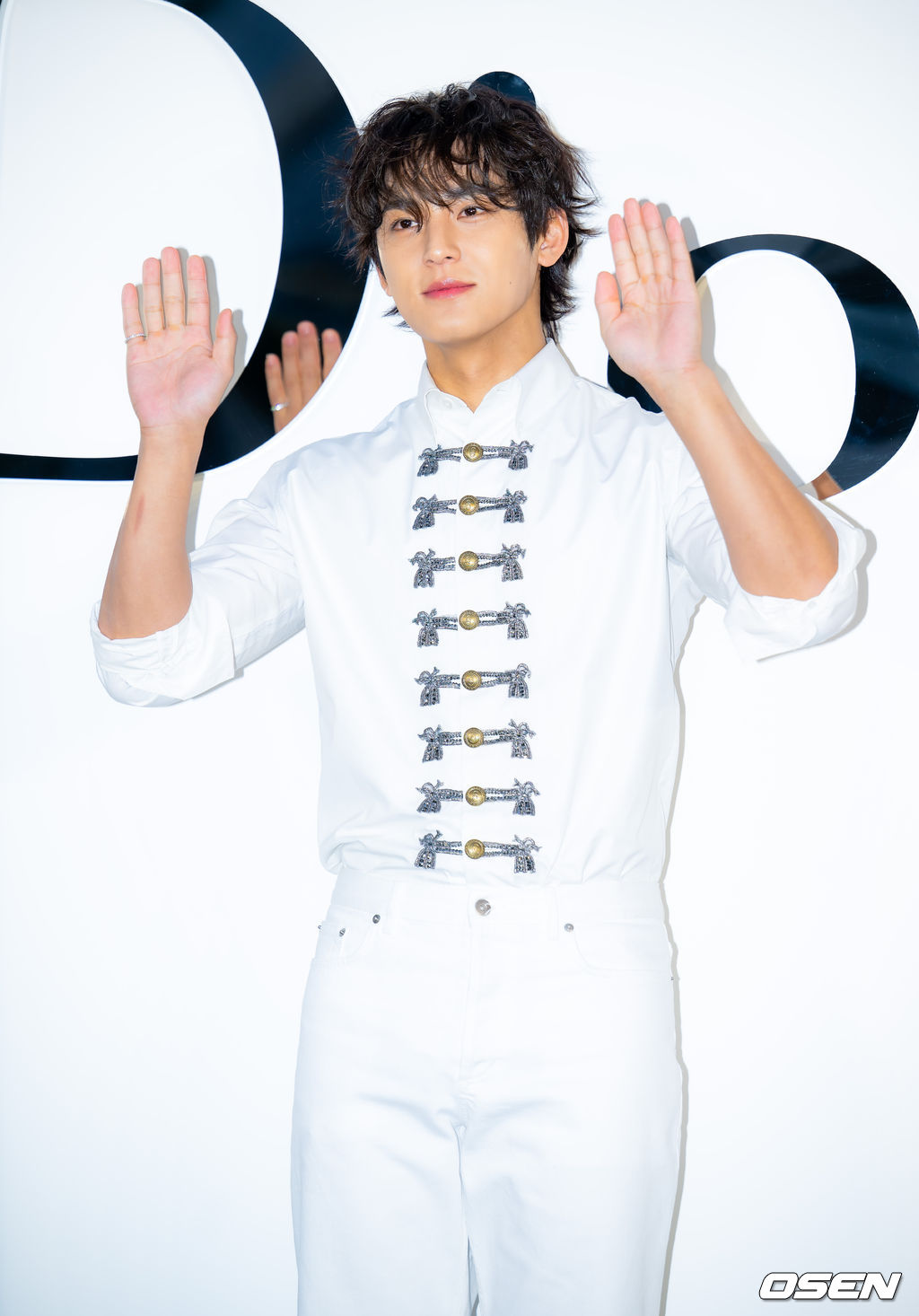 [사진]세븐틴 민규,'세련된 순백의 패션' - OSEN