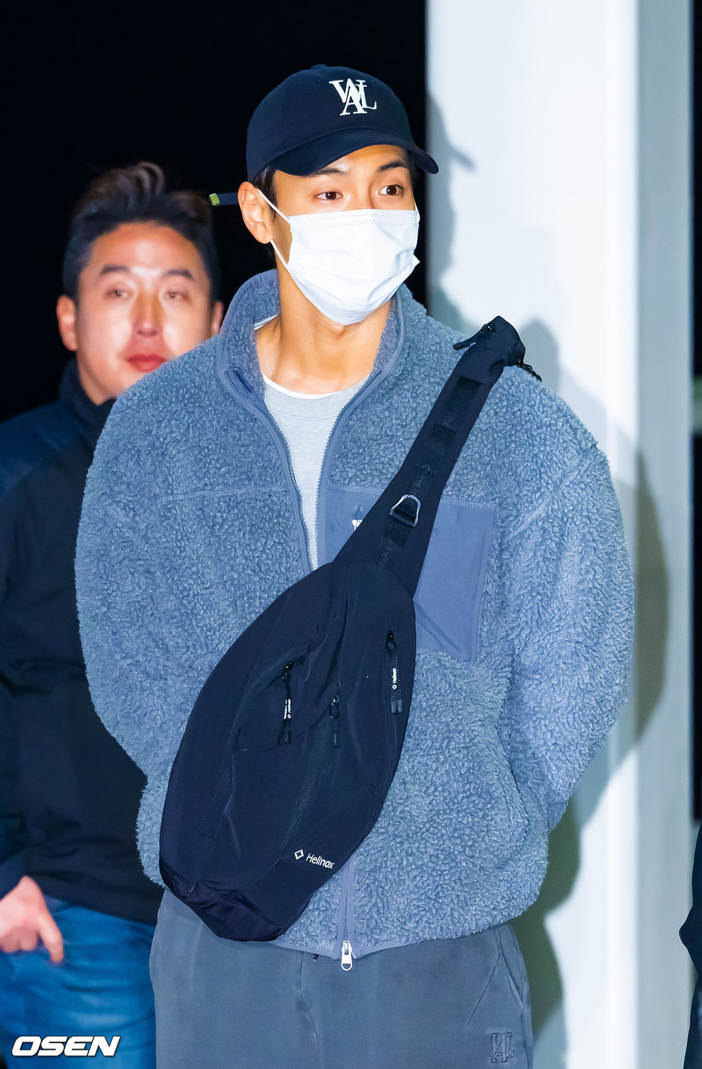 [사진]몬스타엑스 셔누, 뽀글이 점퍼 입고 - OSEN