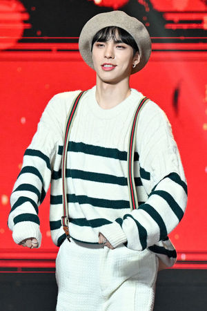[사진]CIX BX,'크리스마스 분위기 물씬' - OSEN