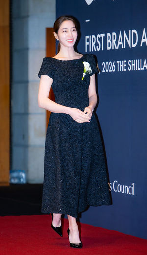 [사진]이민정,'단아한 미소 날리며 입장' - OSEN